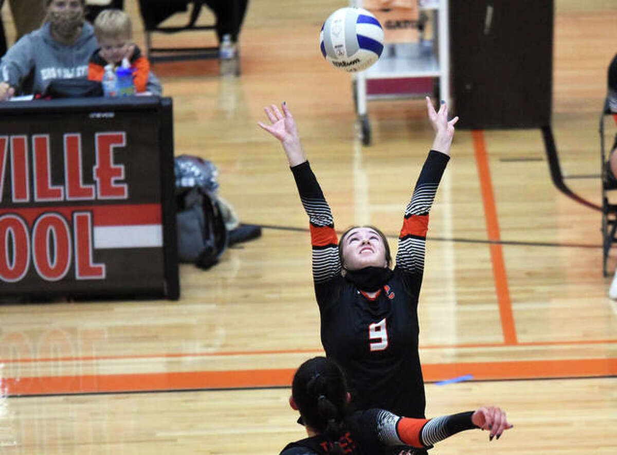 Conway’s defense sparks EHS to sectional semifinal win