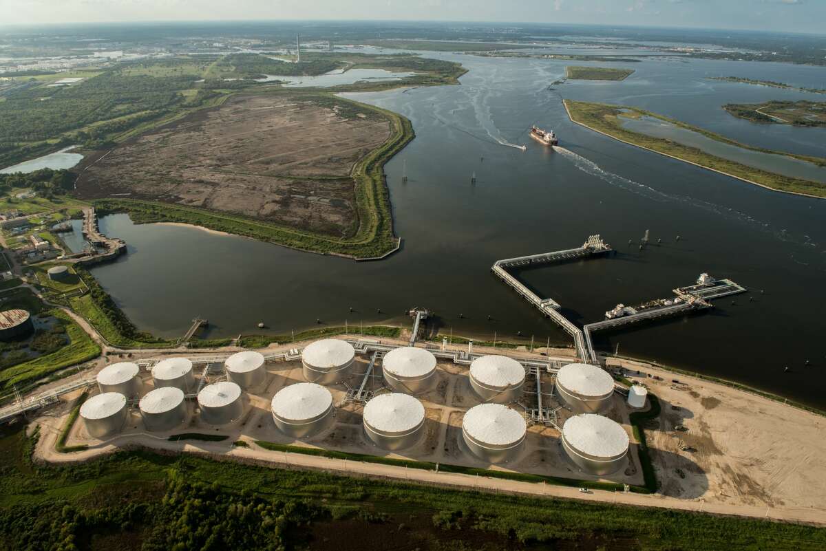 Exxon Mobil seeks $100 billion for Houston Ship Channel plan