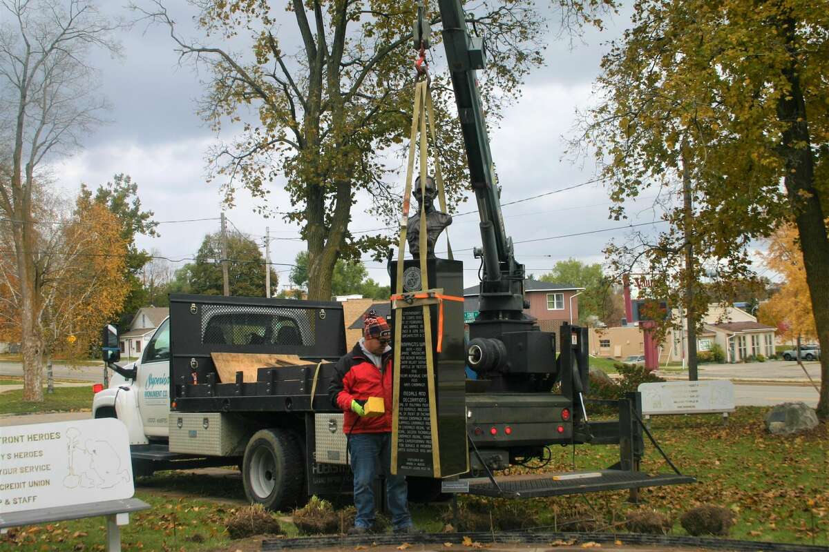 Monument installed honoring Big Rapids veteran