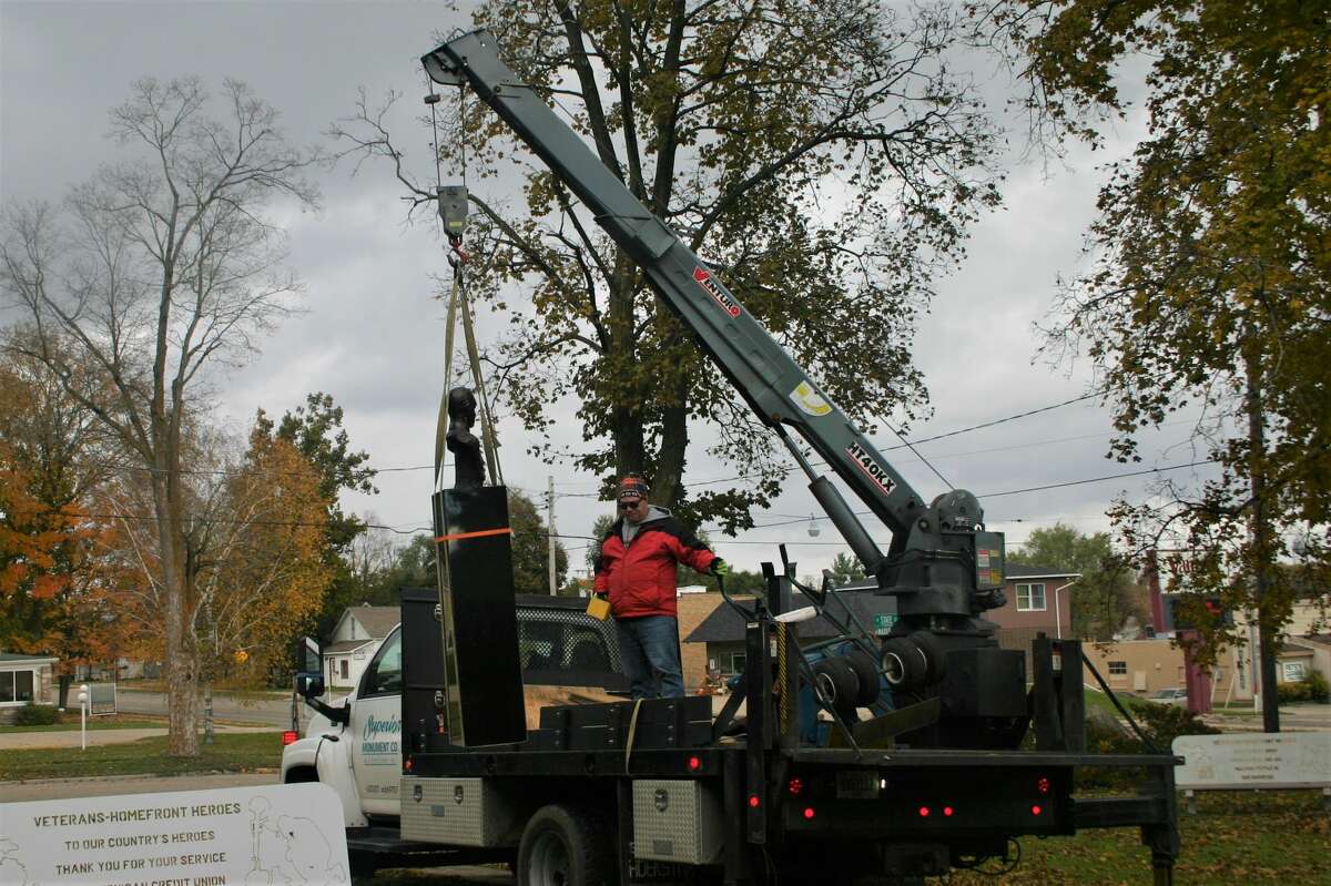 Monument installed honoring Big Rapids veteran