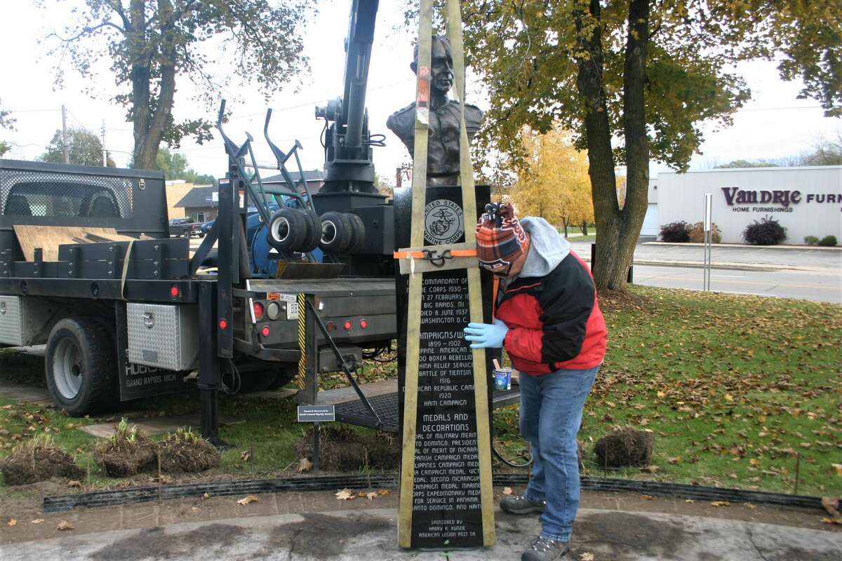 Monument installed honoring Big Rapids veteran