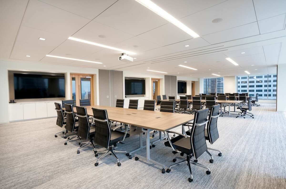 Shell Oil inks major office renewal in downtown Houston