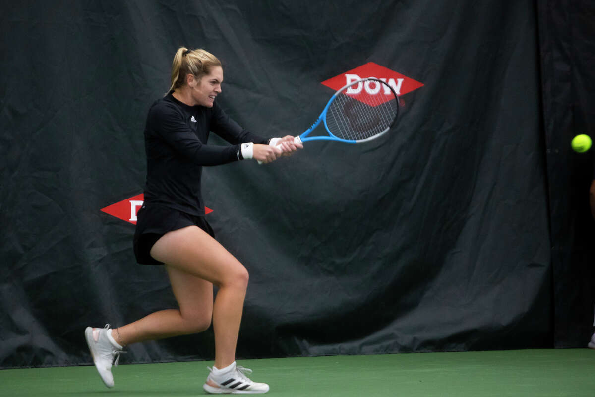 Caty McNally having fun at Dow Tennis Classic