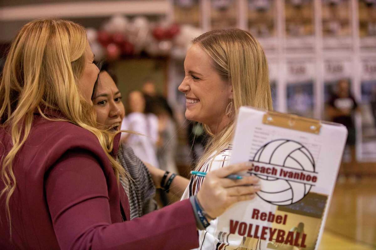 HS VOLLEYBALL: Calzada’s ace lifts Legacy to bi-district playoff win