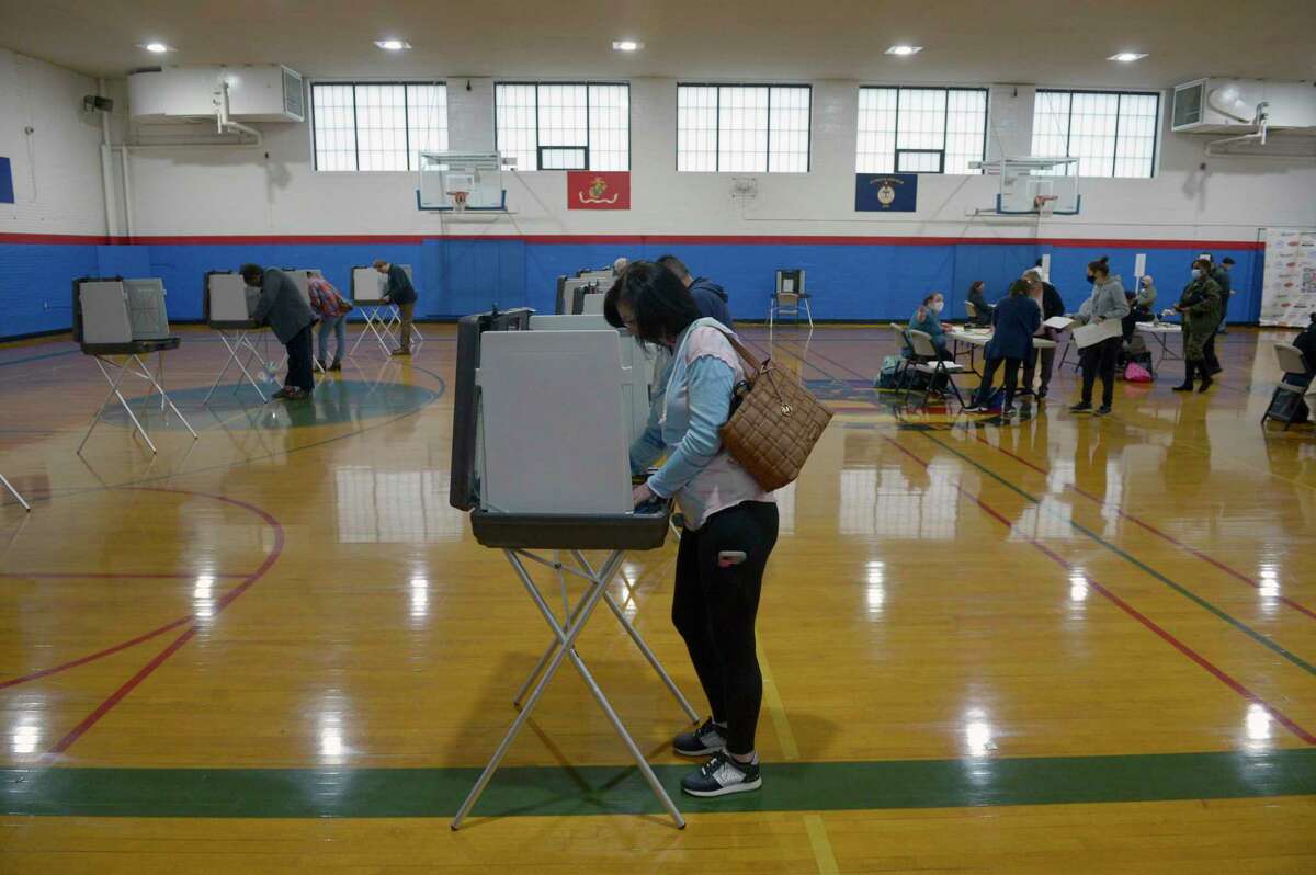 Republican Dean Esposito wins Danbury mayoral race after Roberto Alves ...