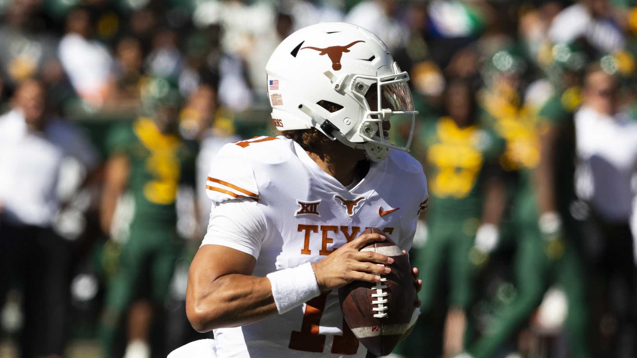Texas QB Casey Thompson shrugs off criticism amid losing streak