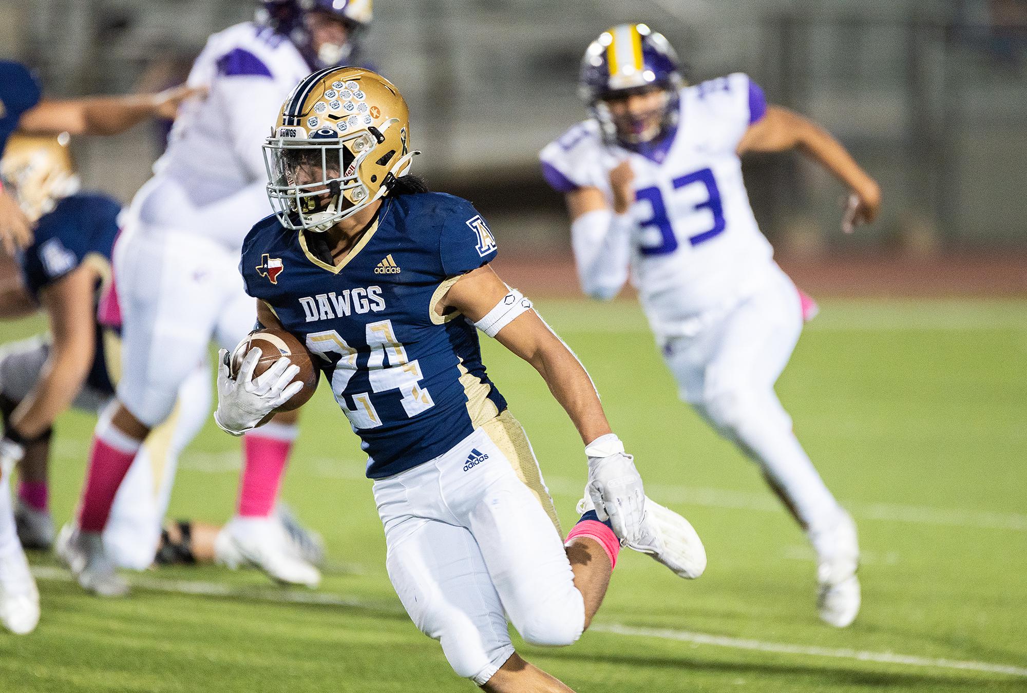 Alexander Bulldogs, LBJ Wolves meet in key district matchup at the SAC