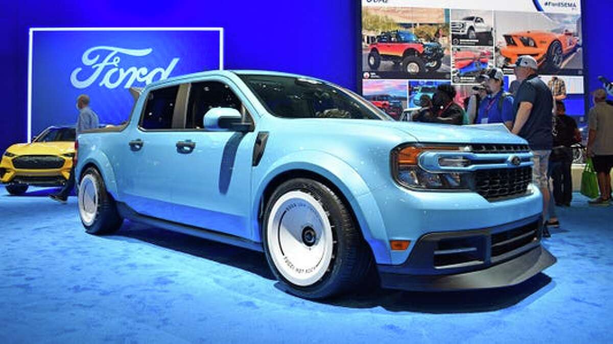 Top Truck Trends At SEMA 2021: Going Big On Retro, Desert Racing And EV ...