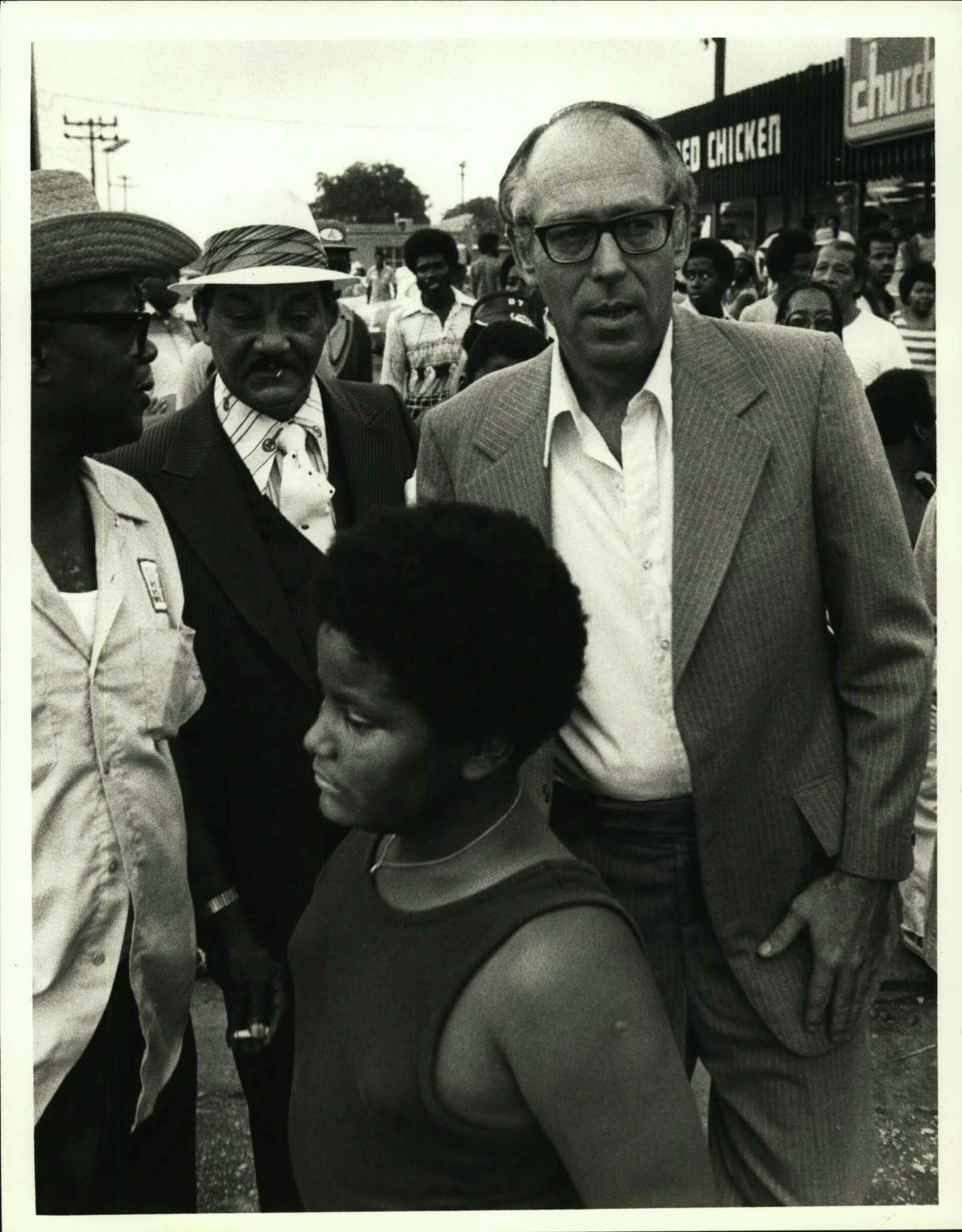 Pioneering HPD Chief Harry Caldwell dies; ushered in reforms amid ...