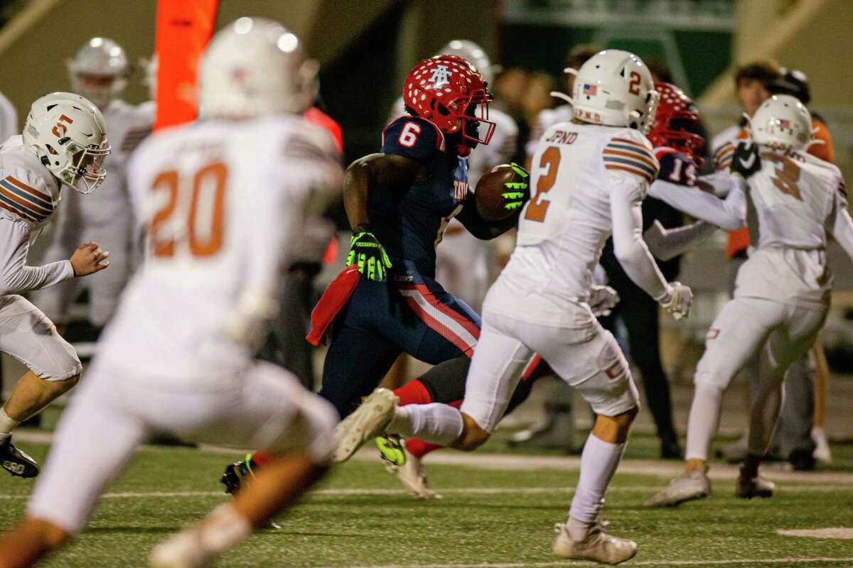 Friday night highlights: Alief Taylor, Tomball earn playoff berths