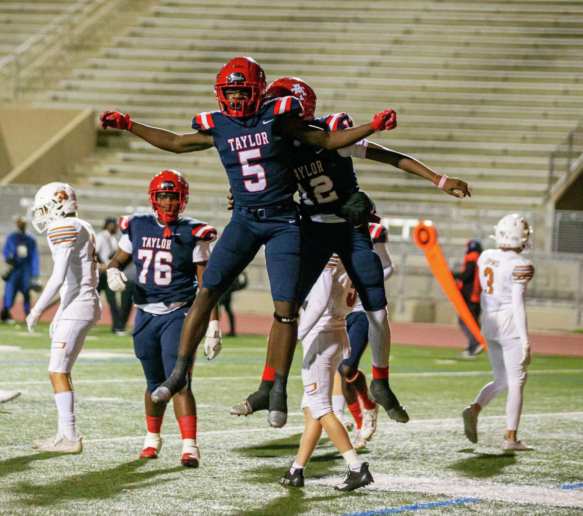 Friday night highlights: Alief Taylor, Tomball earn playoff berths