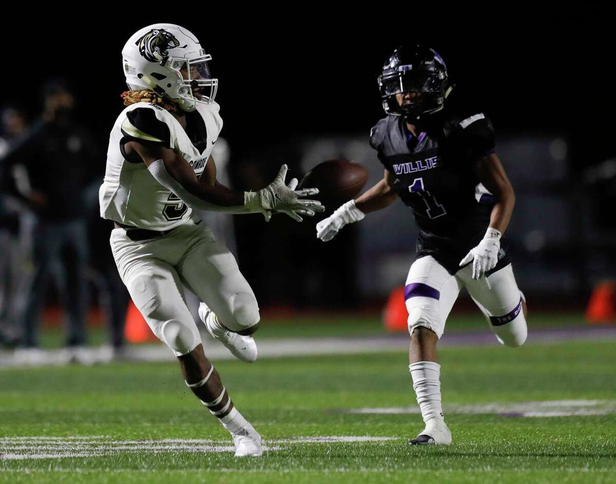 Conroe wraps up regular season with win over Willis