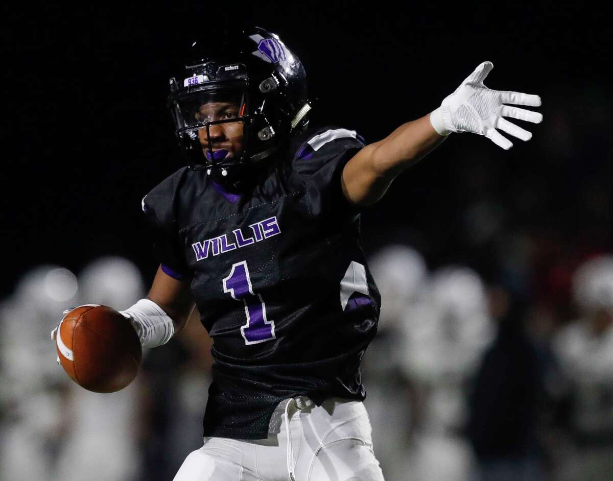 Conroe wraps up regular season with win over Willis