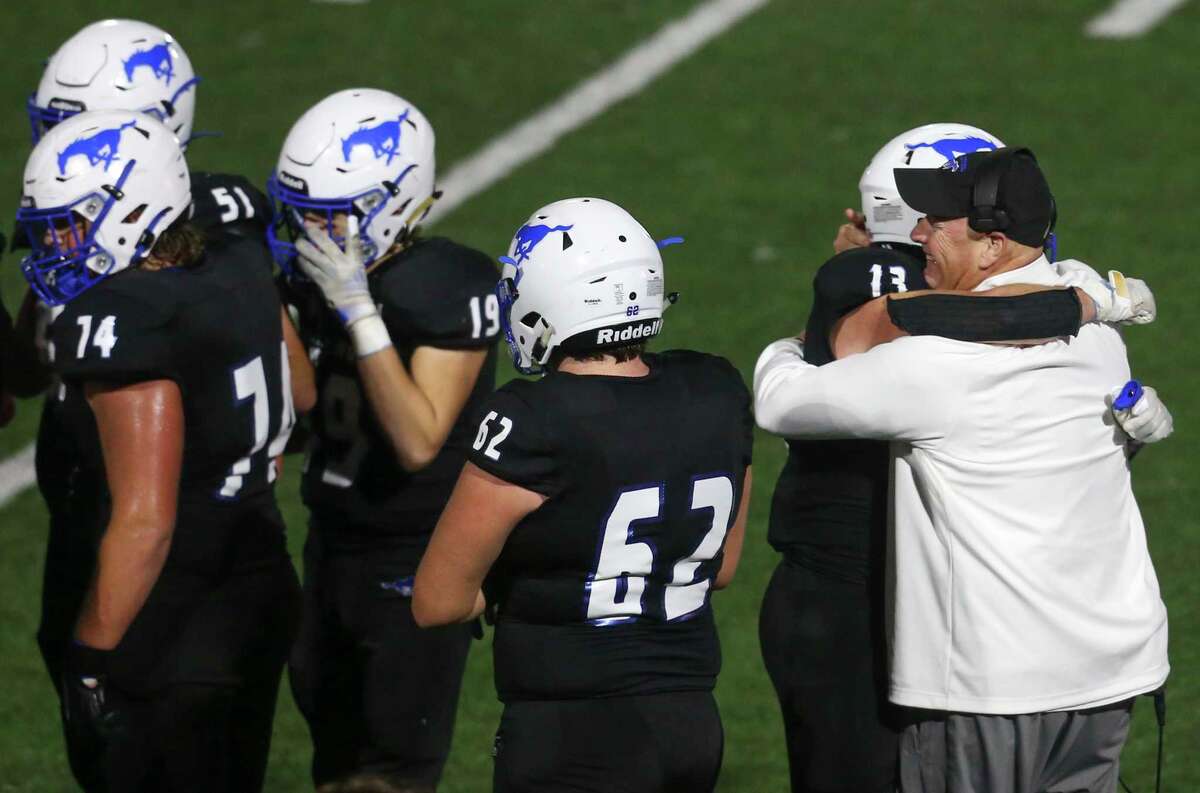 Friendswood mounts comeback to defeat Port Arthur Memorial for share of ...