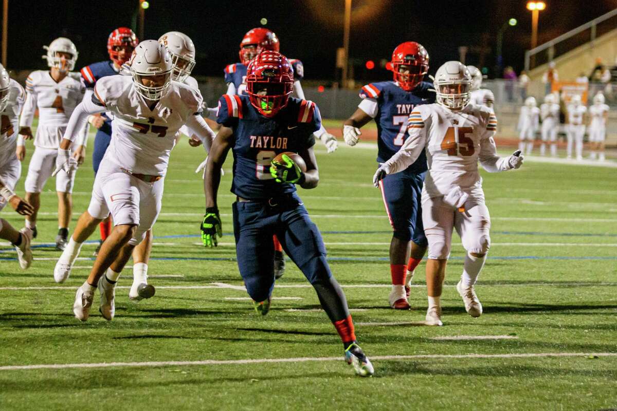 Friday night highlights: Alief Taylor, Tomball earn playoff berths