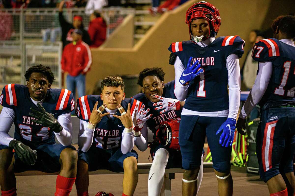 Friday night highlights: Alief Taylor, Tomball earn playoff berths