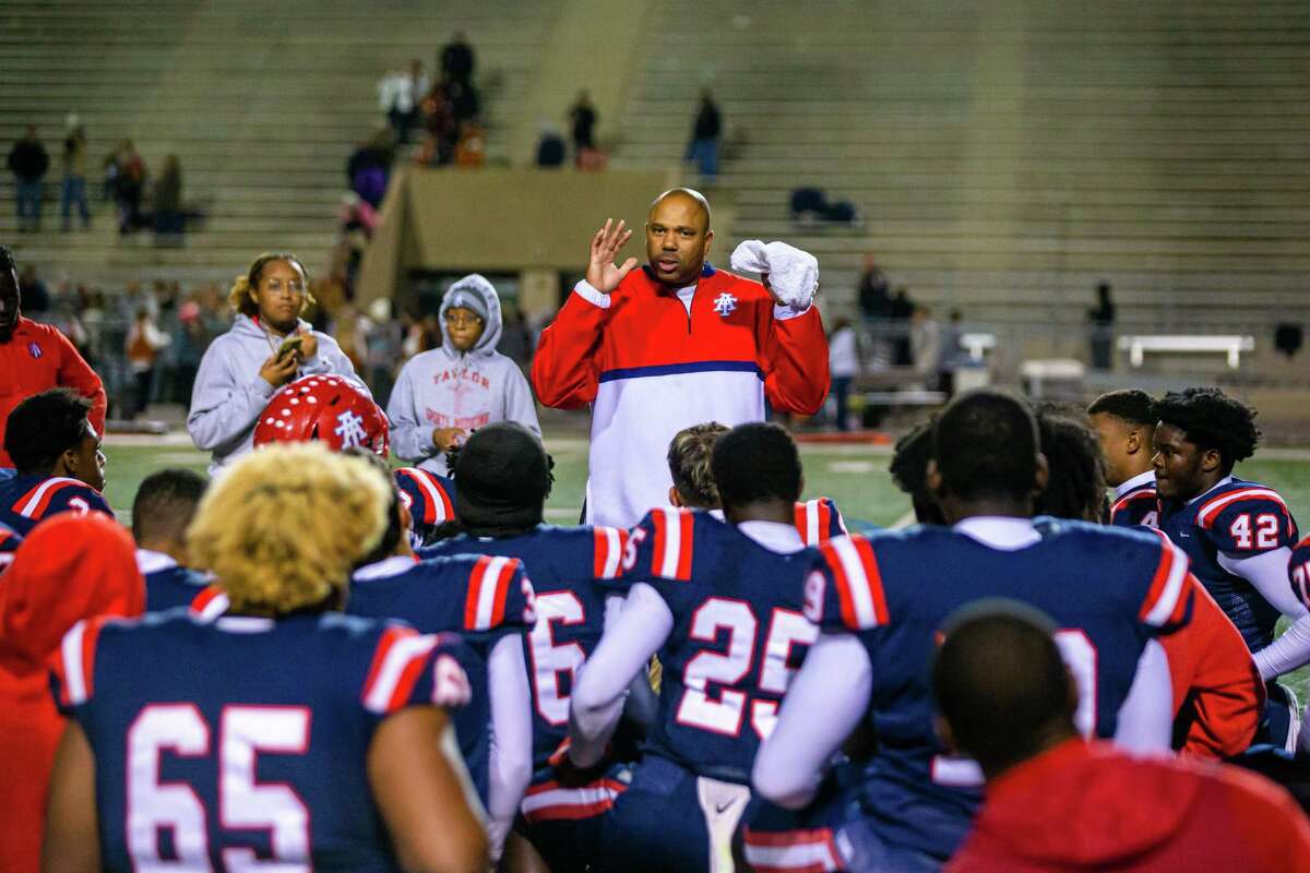 Friday night highlights: Alief Taylor, Tomball earn playoff berths