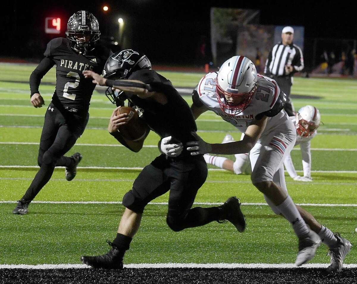 Vidor pulls off comeback for district crown
