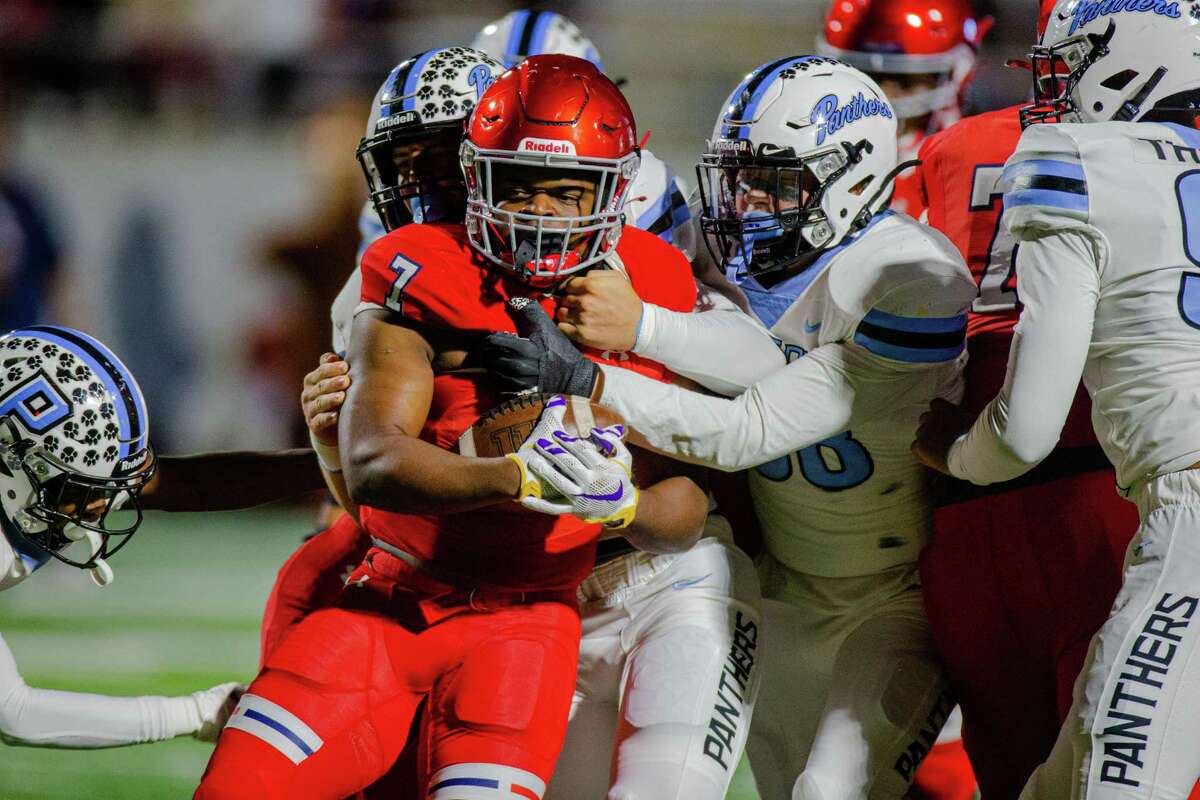 Paetow football clinches first district title