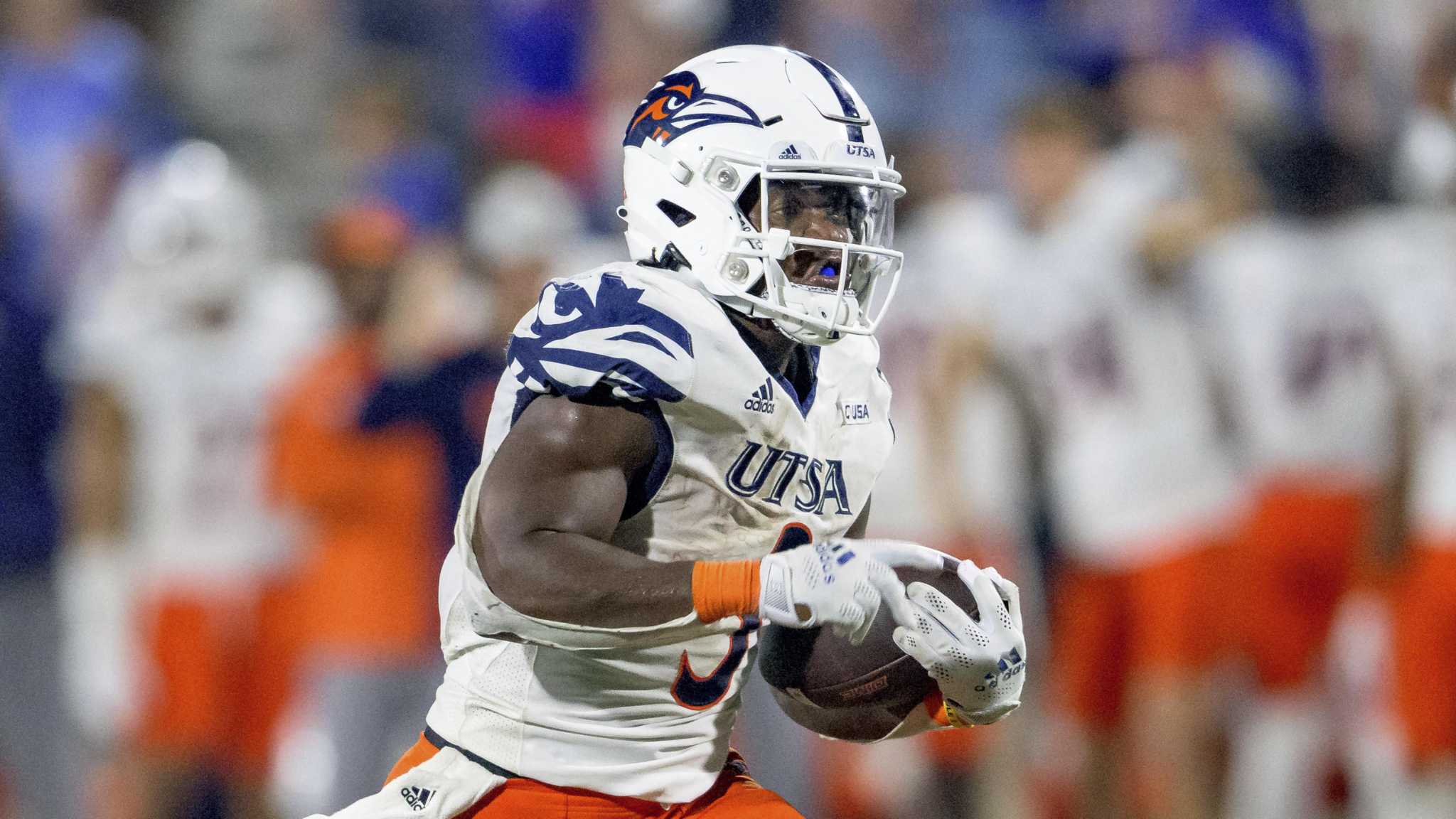 UTSA keeps unbeaten season rolling with rout of UTEP