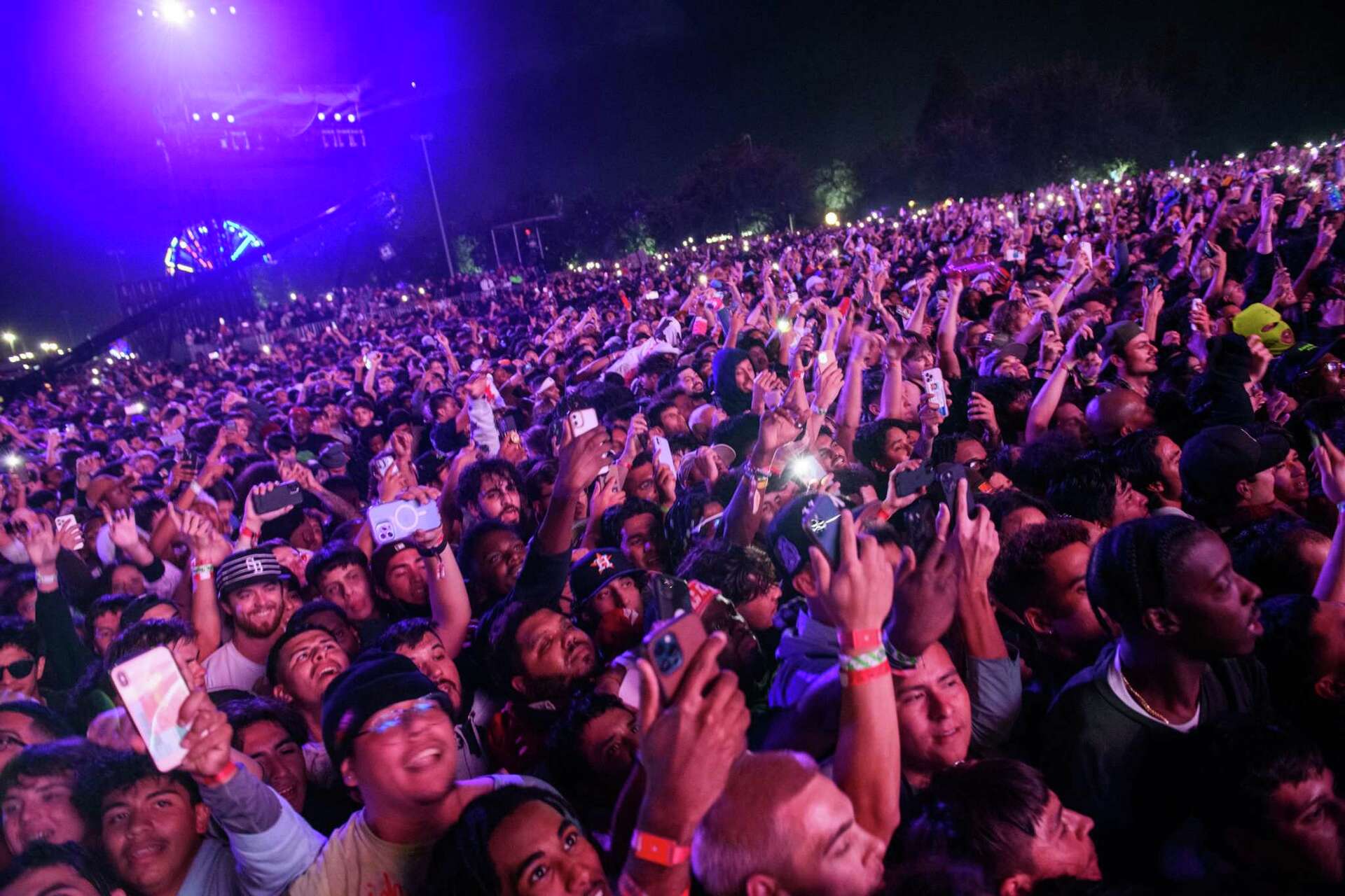 Police audio from Astroworld Festival reveals growing chaos as crowd ...
