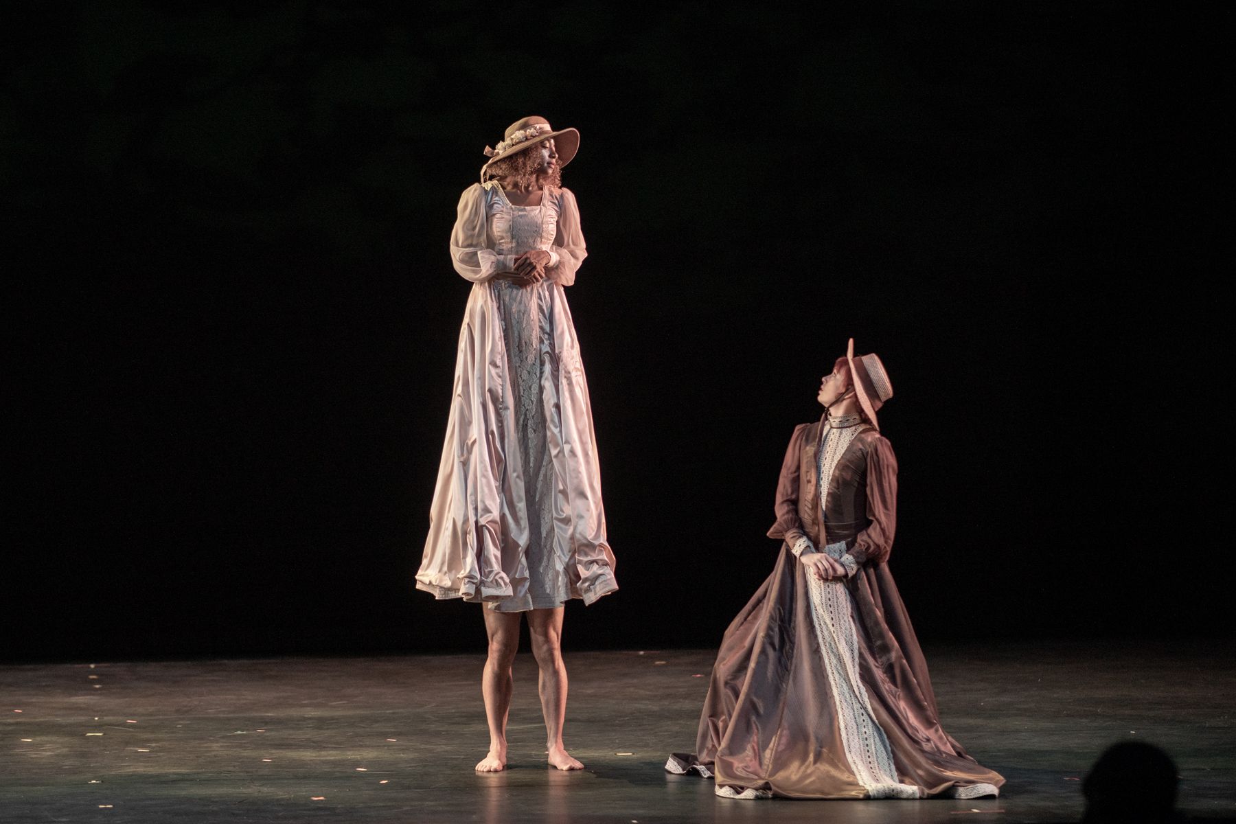 Dance troupe Pilobolus lithe on its feet at 50