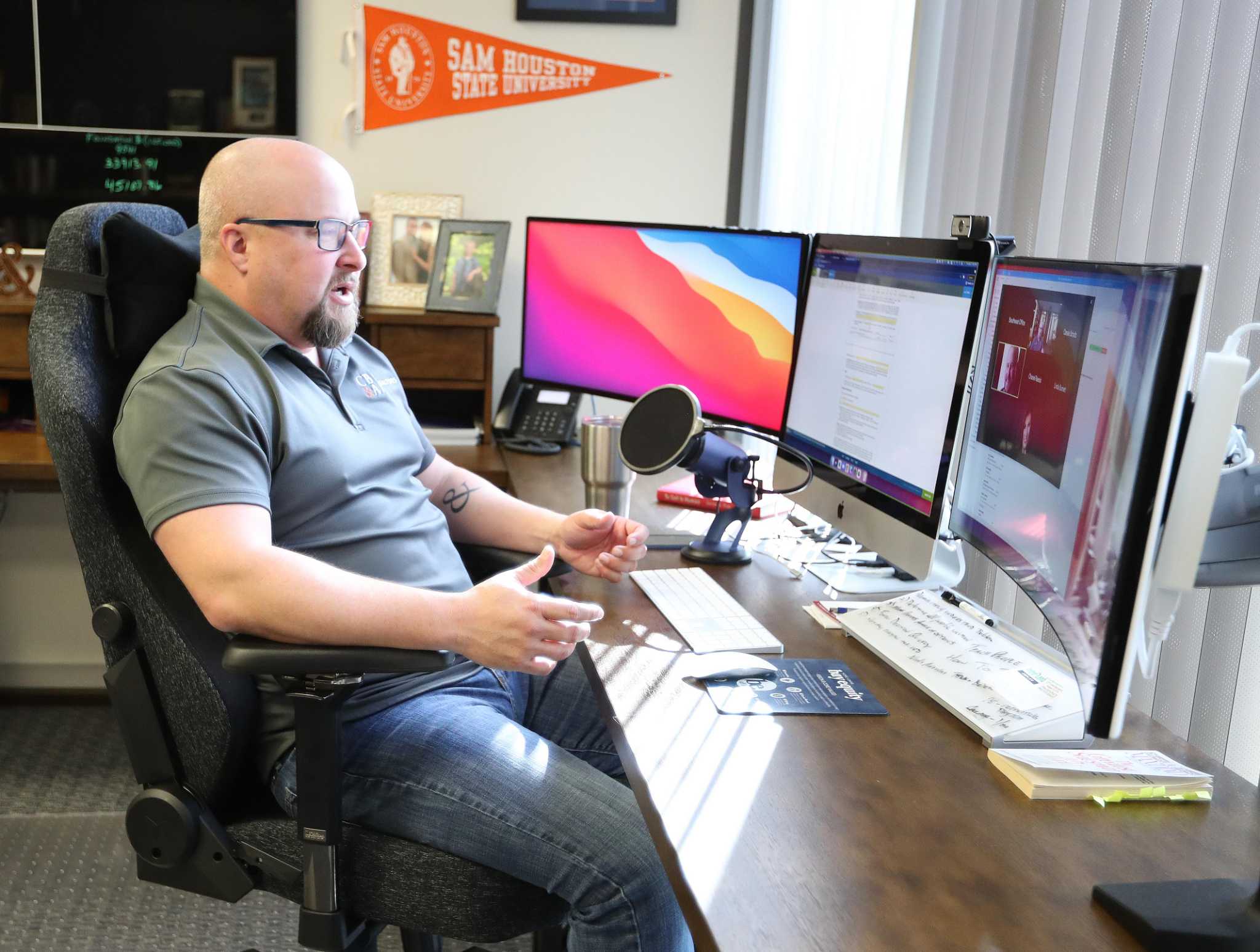 Real estate brokerage focuses on staff ’s freedom