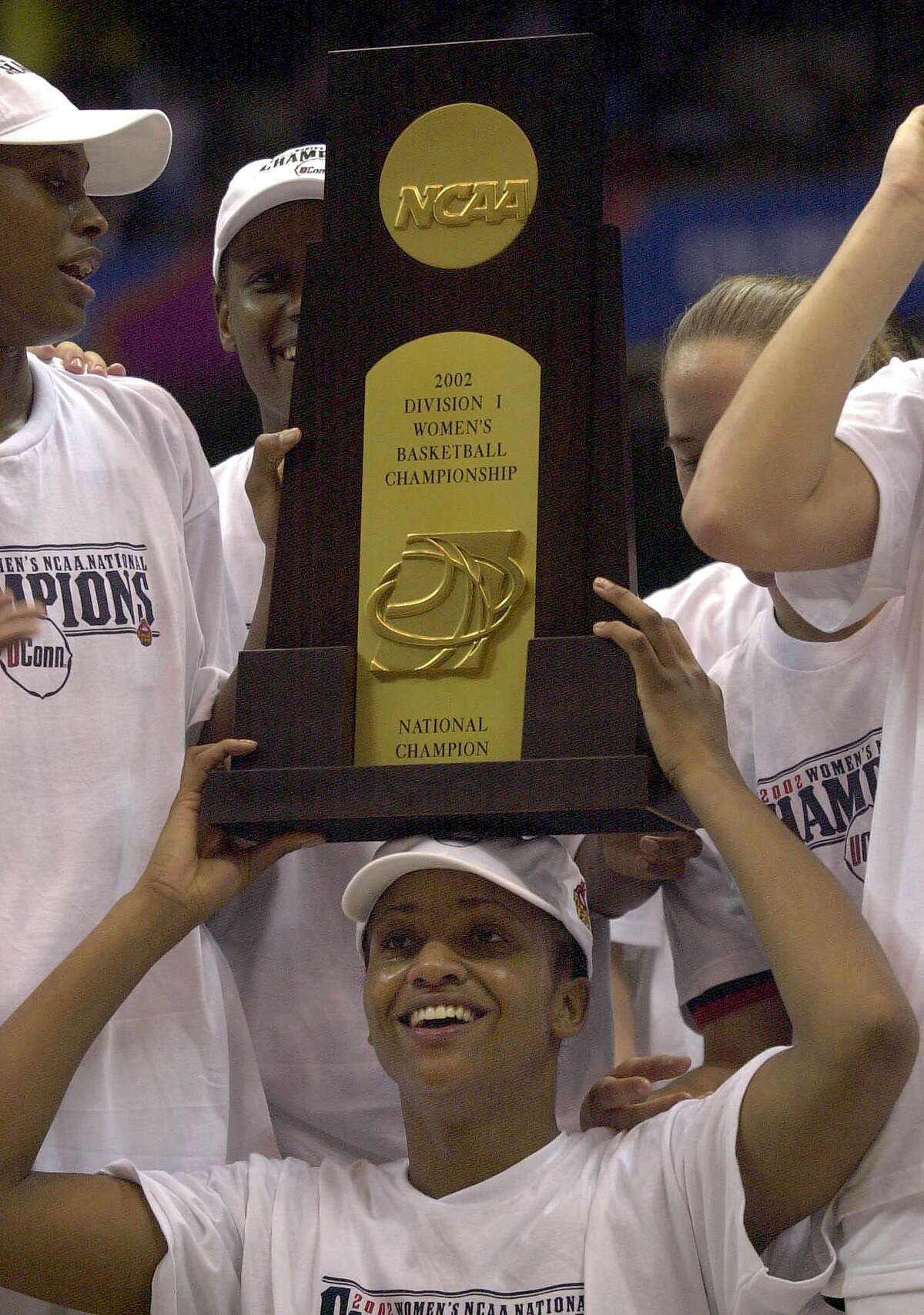 UConn’s 2001-02 unbeaten title team may be best in history. Geno ...
