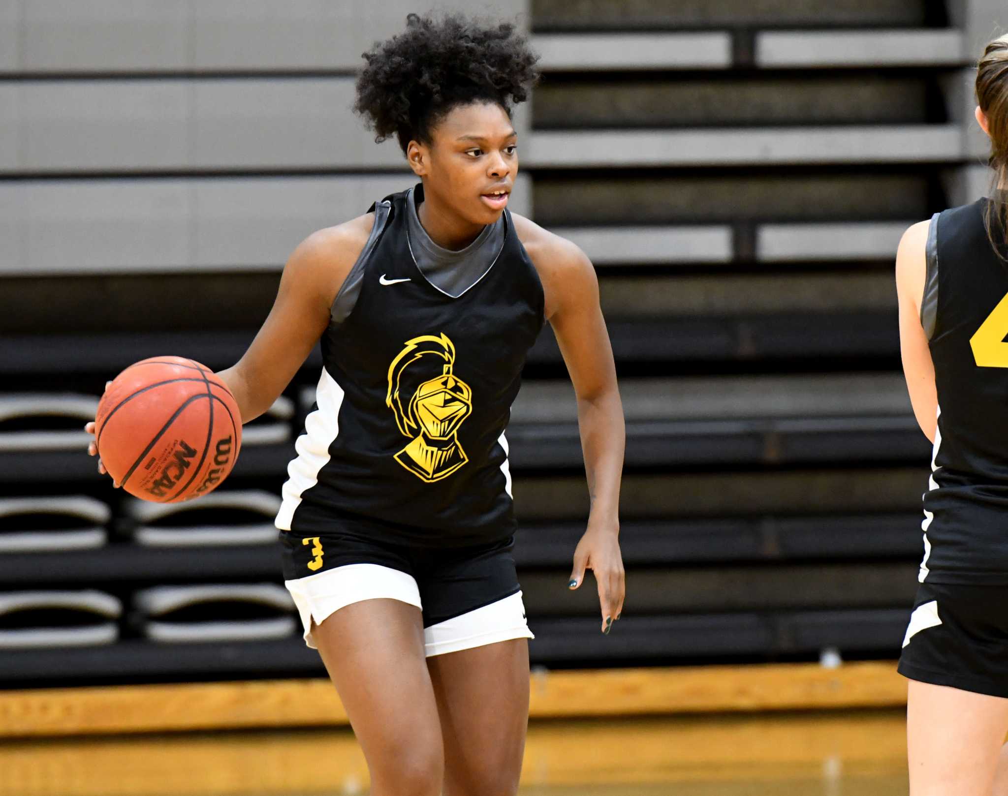 St. Rose women's basketball looks to bounce back after COVID year