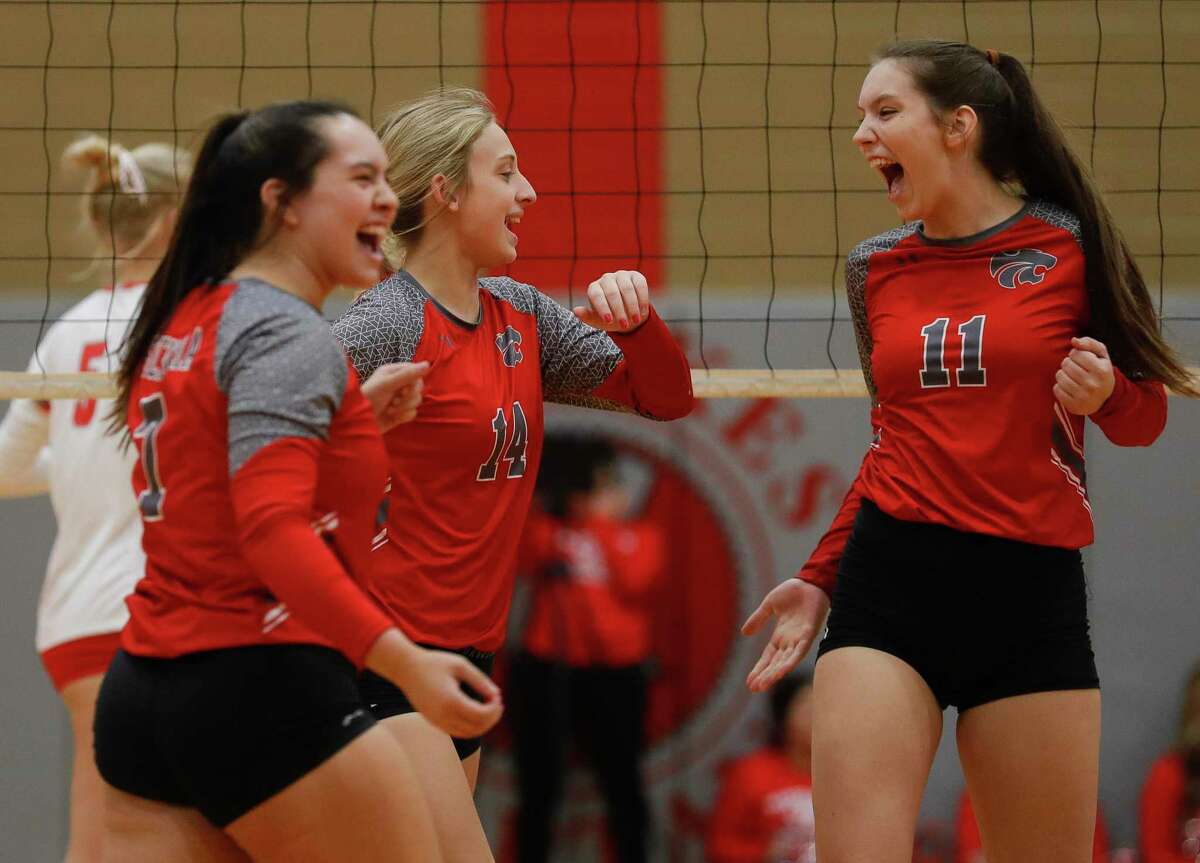 Bellville sweeps Splendora in regional quarterfinals
