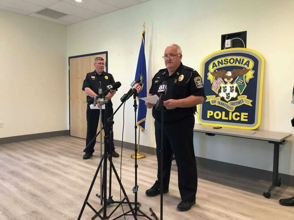 Police: Man killed wife while kids were in Ansonia home