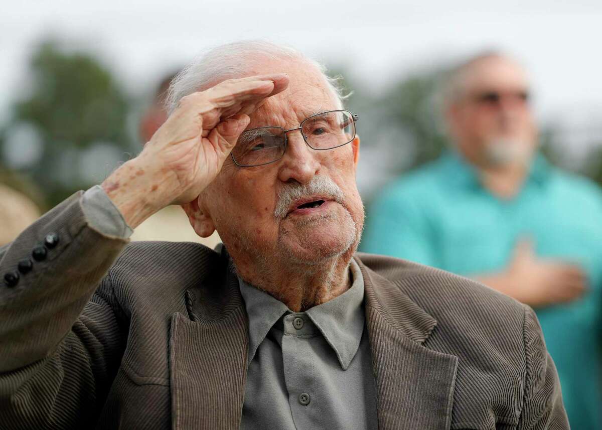 American flag dedicated to 102-year-old Magnolia woman