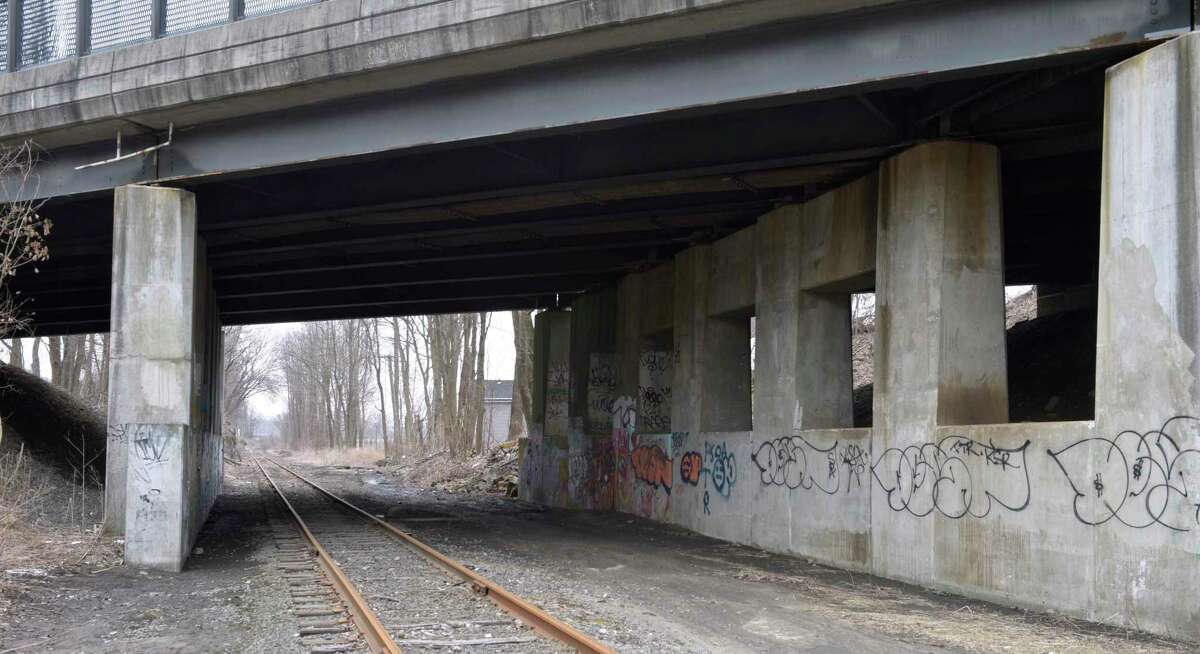 How some of $5.38 billion in federal funding could be spent on I-84 ...