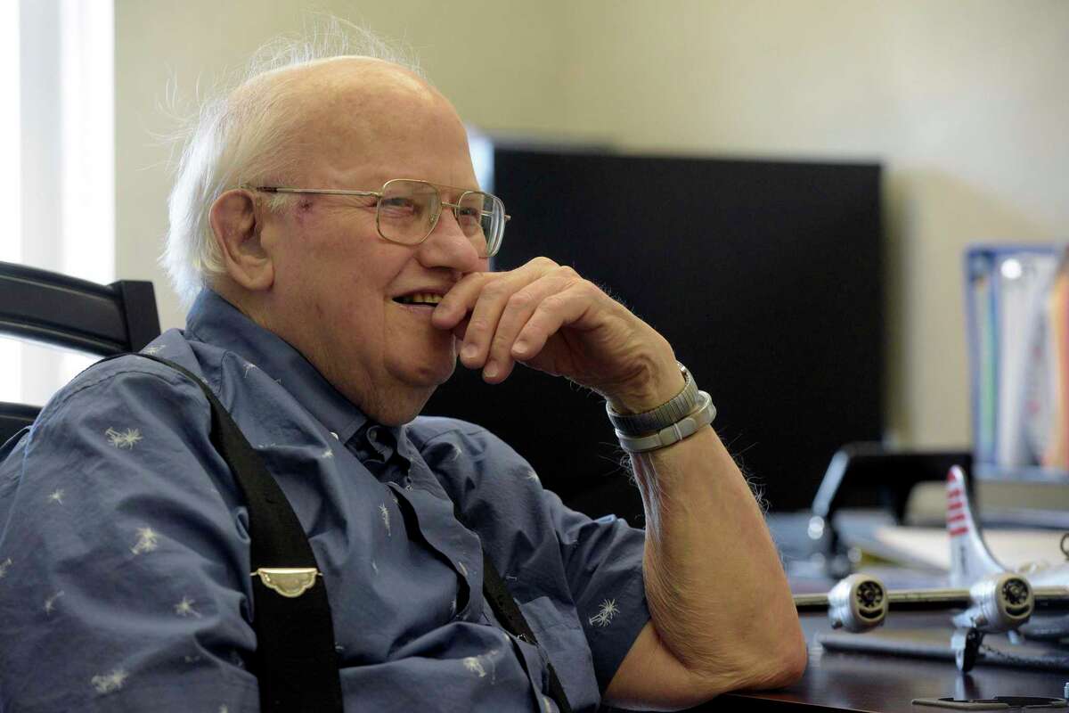 New Milford veteran recalls ‘fighting like hell’ in World War II