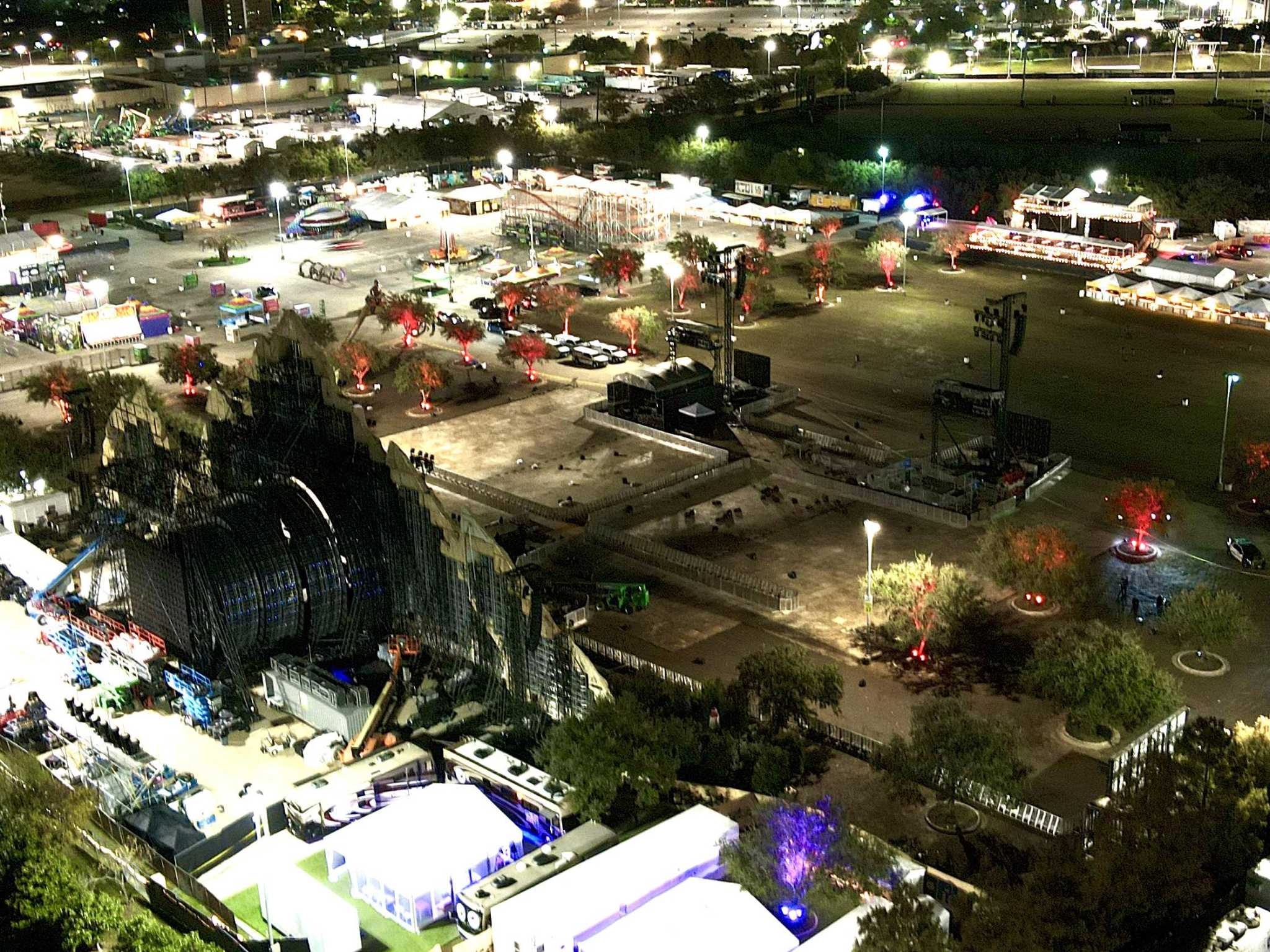 Police audio from Astroworld Festival reveals growing chaos as crowd ...