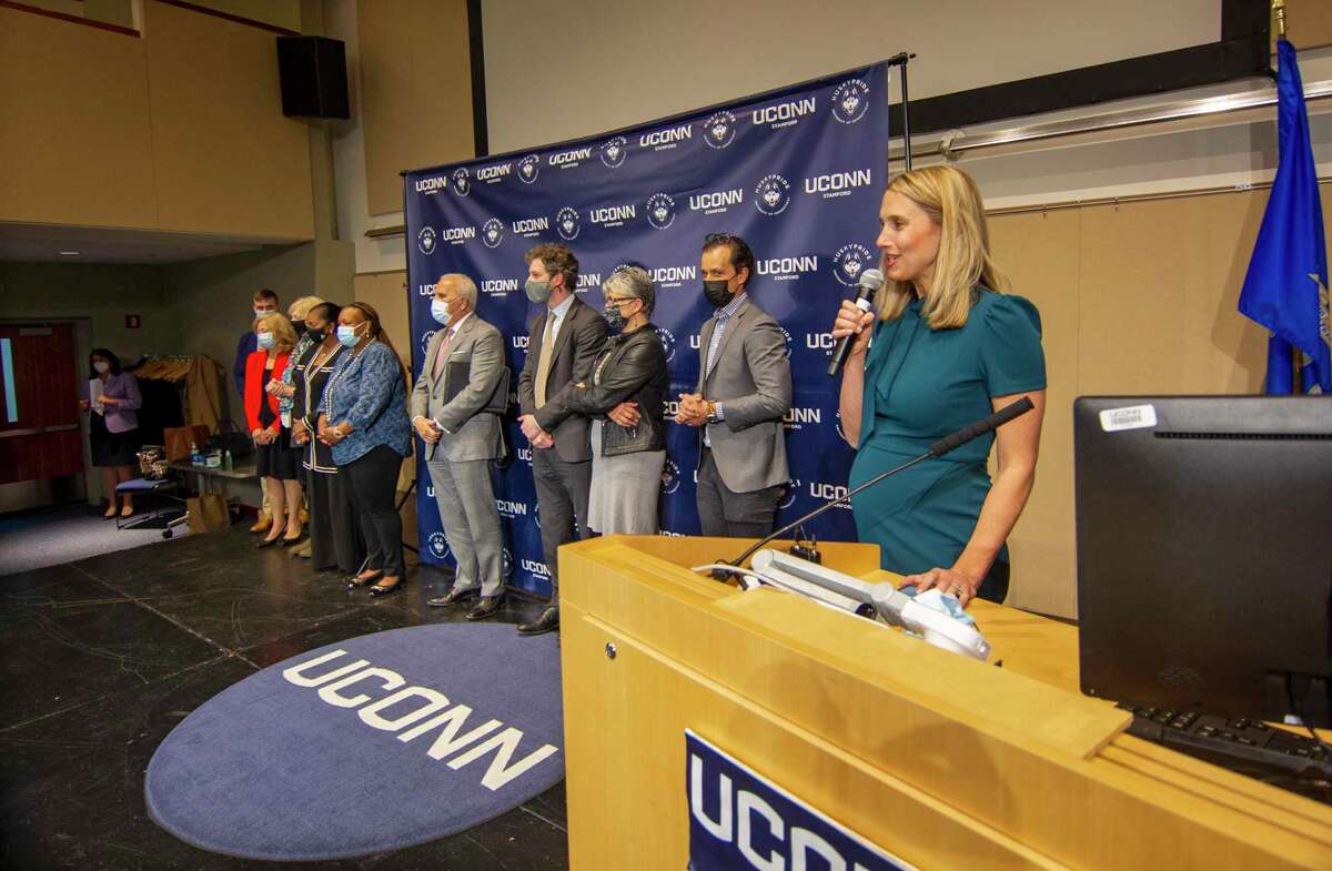 Nonprofit leaders, veterans: Stamford mayor-elect Caroline Simmons ...