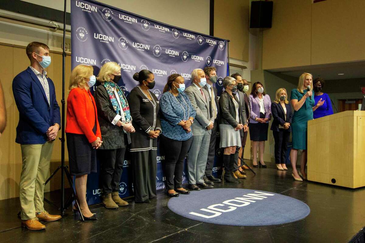 Nonprofit leaders, veterans: Stamford mayor-elect Caroline Simmons ...