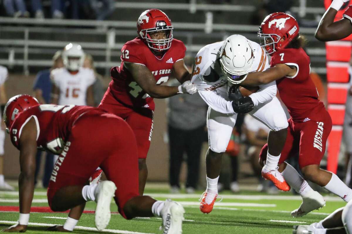 North Shore cruises into area round with win over Dobie