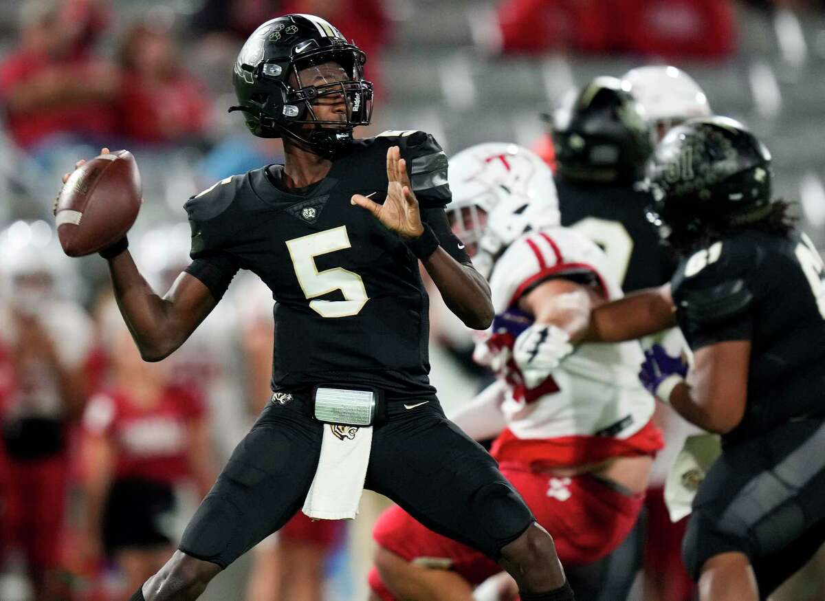 Tomball upsets Cypress Park in bi-district round