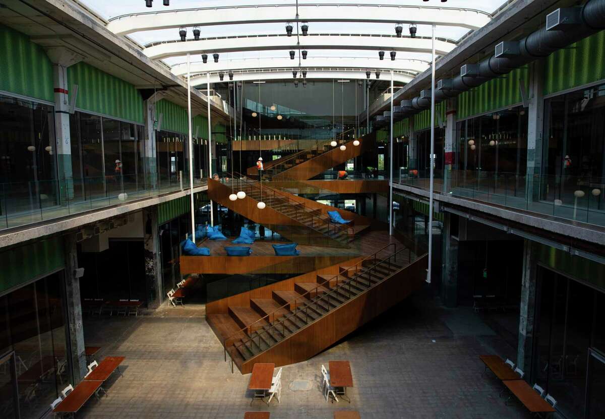 Inside the new POST Houston, a 5-acre rooftop park and food hall in ...