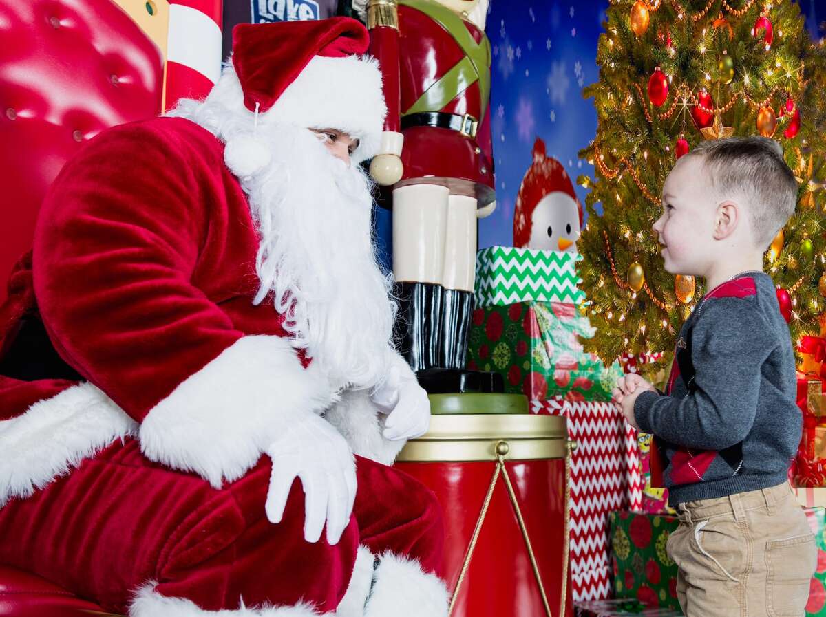 Lake Compounce to host holiday lights display with 300,000 lights