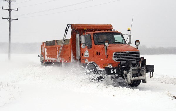 Senators launch a cross-party effort to end stock trading by lawmakers