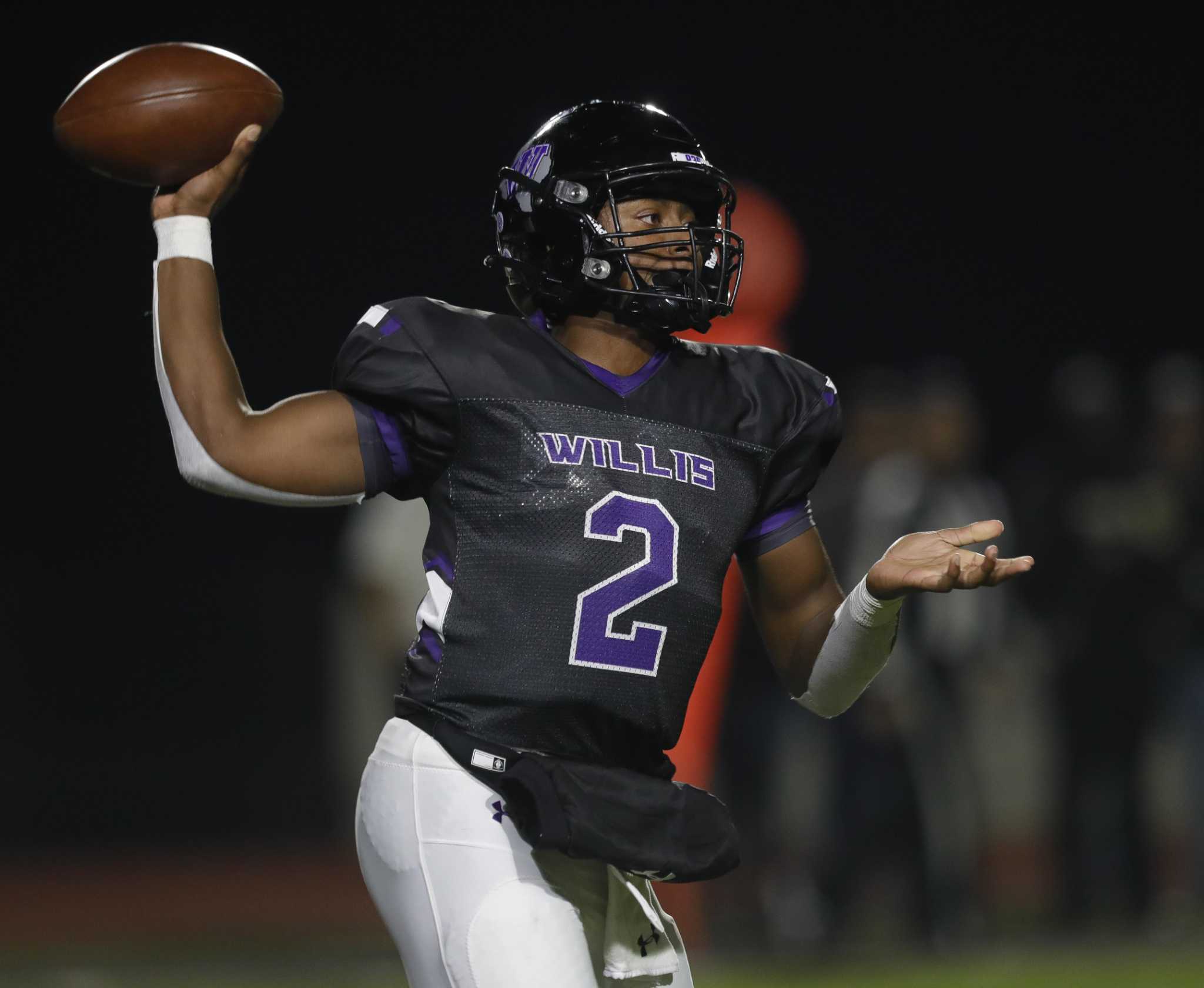 Willis tops Dekaney for first playoff win since 2010
