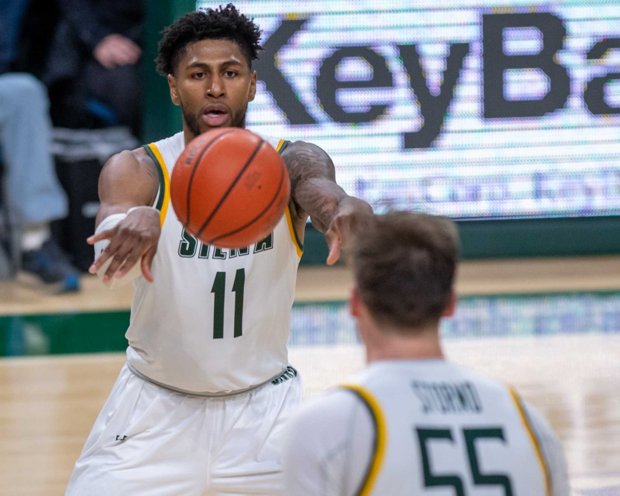 Gaines makes progress in Siena basketball defeat
