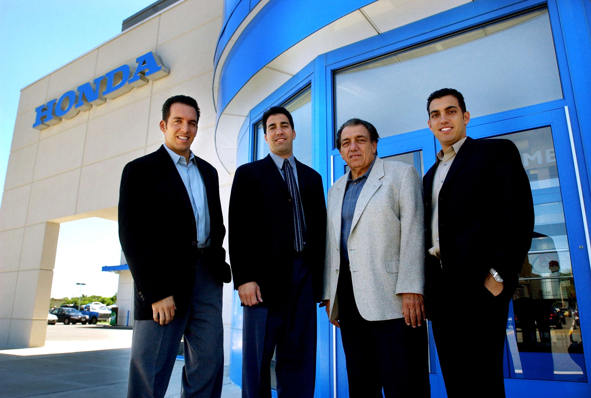 Bill Lia Sr., auto group patriarch and philanthropist, dies at 85