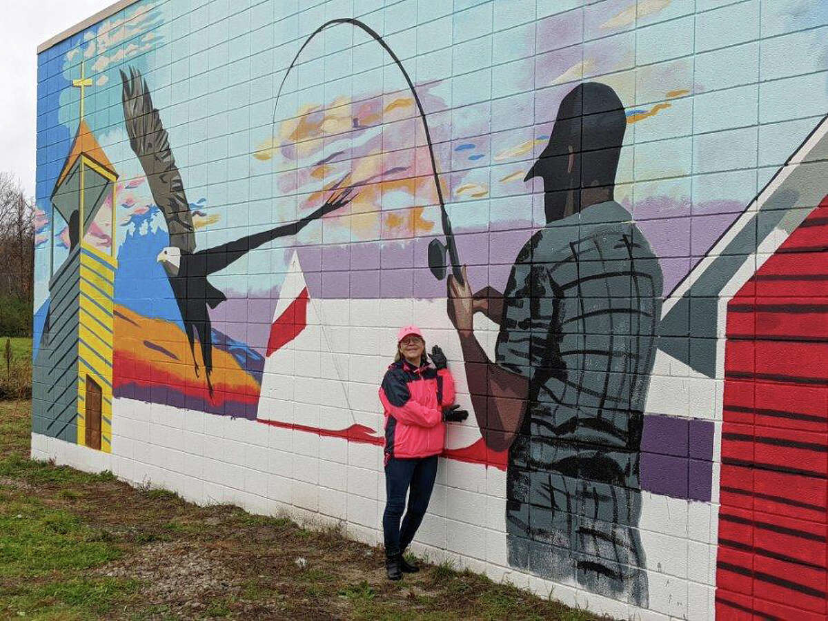 Mural brightening Sanford moves forward
