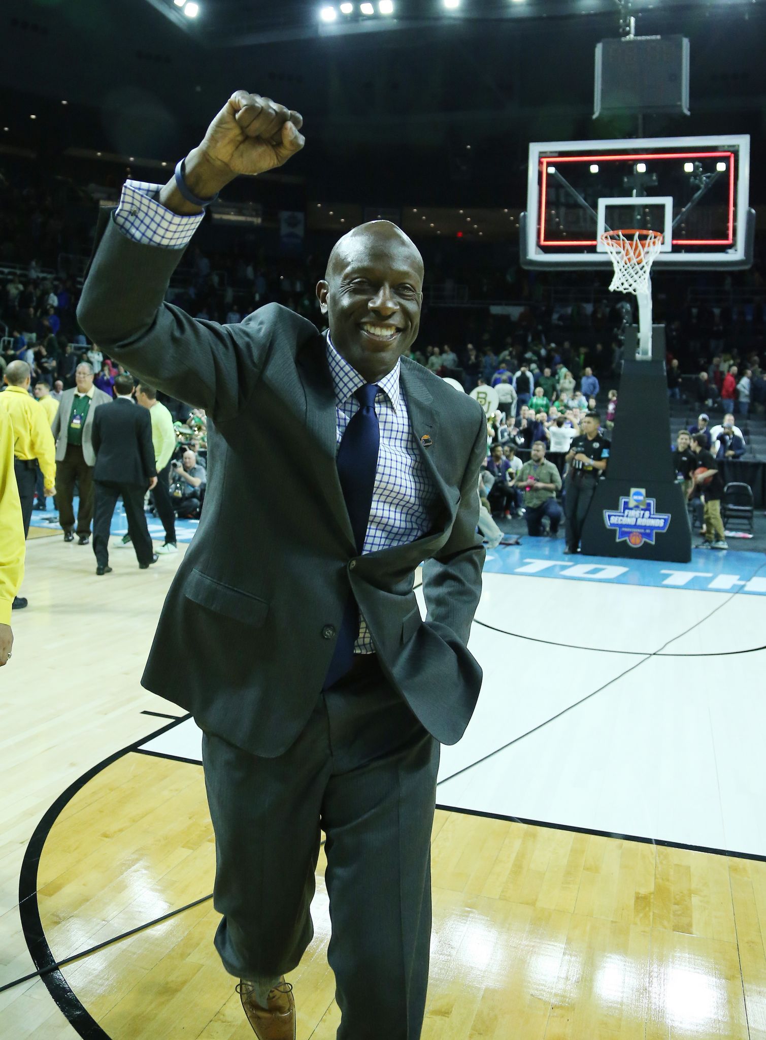 Yale men's basketball back from year off to play Siena