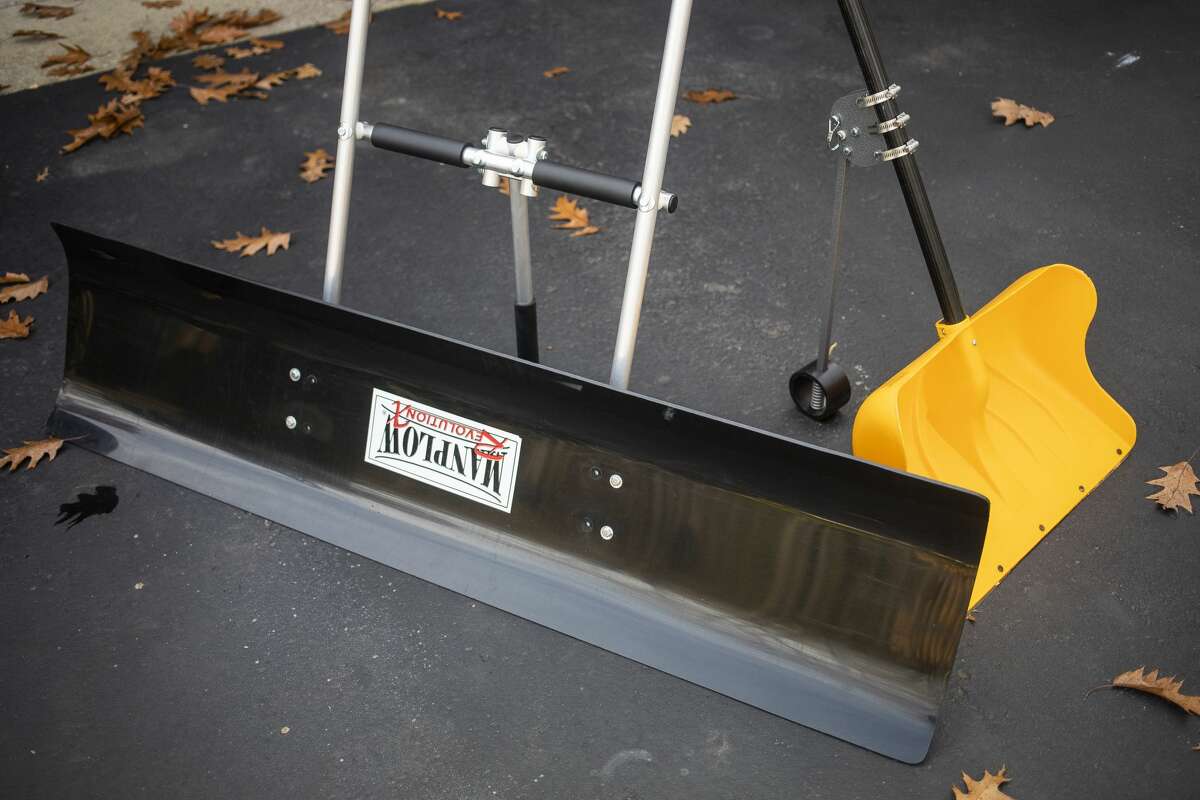 Midland inventor obtains 2 patents for shovel attachment