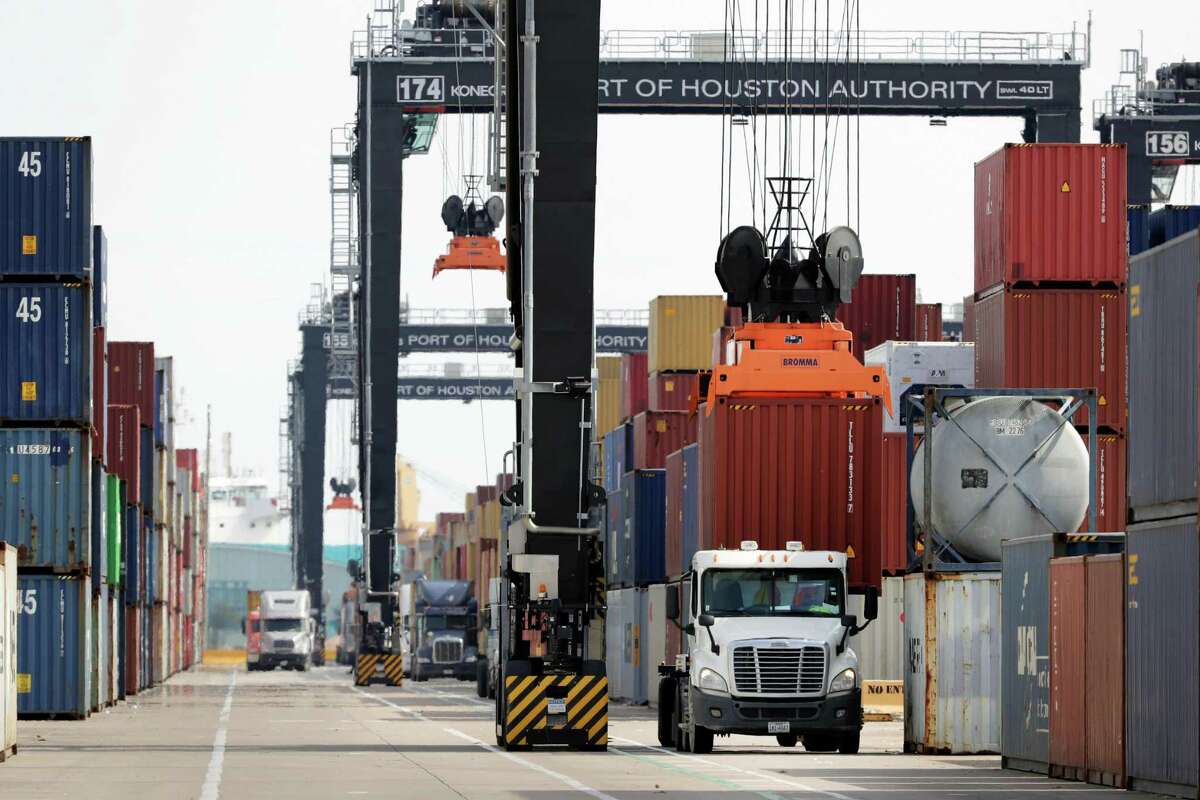 Port Houston supply chain struggling to meet demand, as 10,000 trucks ...