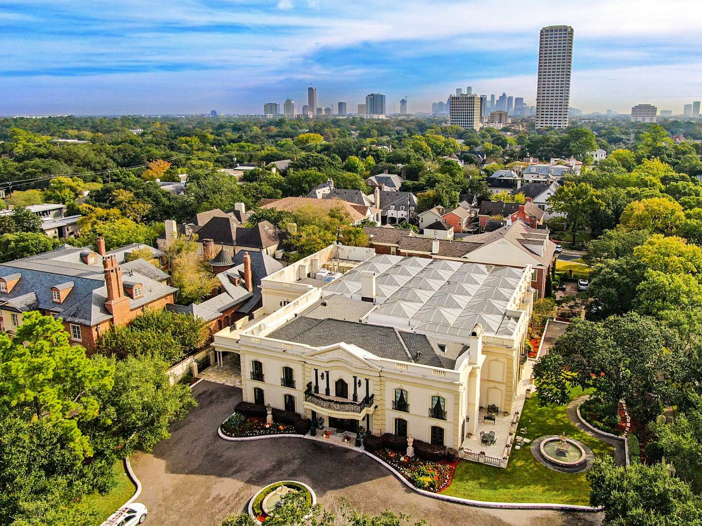 $16 million River Oaks mansion that used to host celebrities has been sold